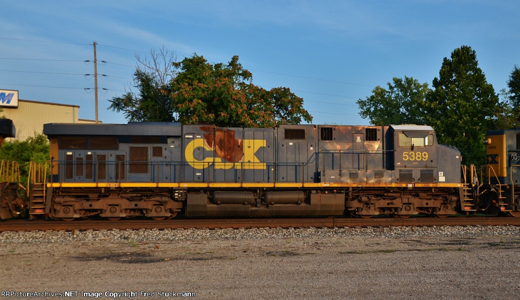 CSX 5389 got a bit warm.
